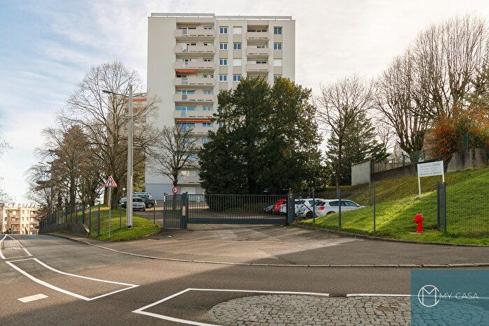 Appartement à vendre - Oullins, Glacière, Montmein - 4 pièces - 2 chambres