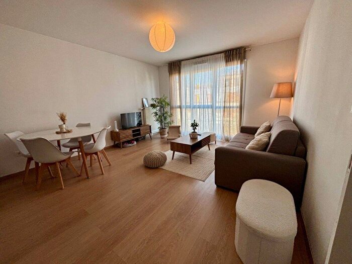 Appartement à louer - Village et Golf, Bussy-Saint-Georges - 3 pièces - 1 chambre