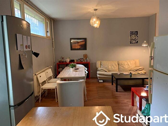 Appartement à louer - Berriat-Ampere, Grenoble - 1 pièce - 6 chambres