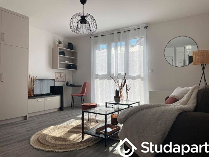 Appartement à louer - Clairmarais-Charles Arnould, Reims - 1 pièce