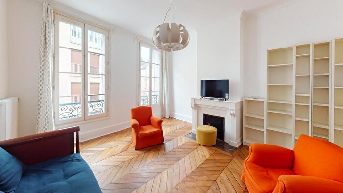 Appartement à louer - Chartres, Centre-ville - 2 pièces - 1 chambre