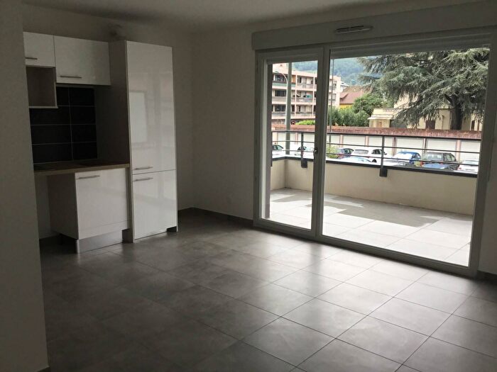 Appartement à louer - La Serdagne Est, Cluses - 2 pièces - 1 chambre