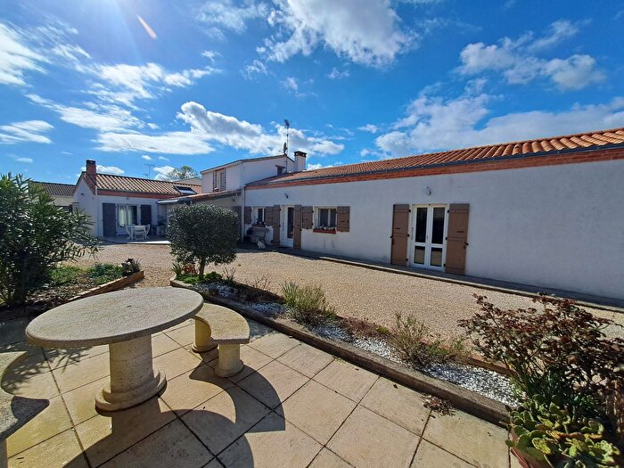 Maison à vendre - Grues - 5 pièces - 3 chambres