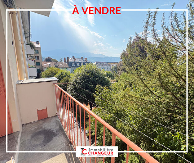 Appartement 3 pièces à vendre - Voiron, Centre-ville, Gare