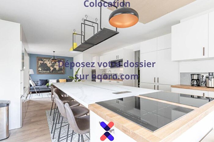 Maison à louer - Ormes, Romainville - 12 pièces - 11 chambres