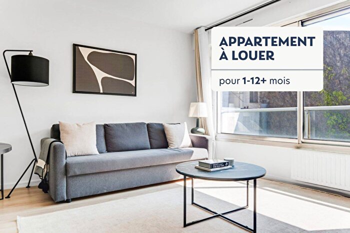 Appartement à louer - Saint Philippe du Roule, Paris ème arrondissement - 2 pièces - 1 chambre