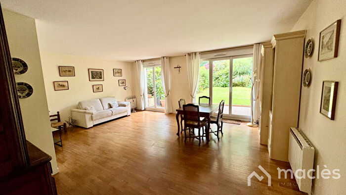 Appartement à vendre - Montmorency, Centre Montmorency - 4 pièces - 2 chambres