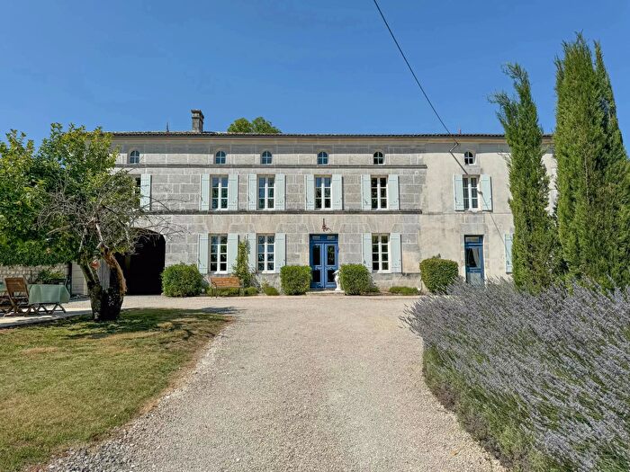Maison à vendre - Dompierre-sur-Charente - 10 pièces - 5 chambres