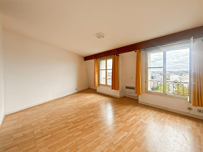 Mantes-la-Jolie, Centre-ville : Appartement 2 pièces à vendre