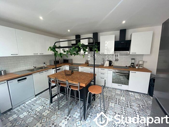 Appartement à louer - Centre, Melun - 1 pièce - 10 chambres