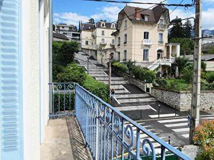 Appartement à louer - Centre Ville Nord, Aix-les-Bains - 2 pièces - 2 chambres