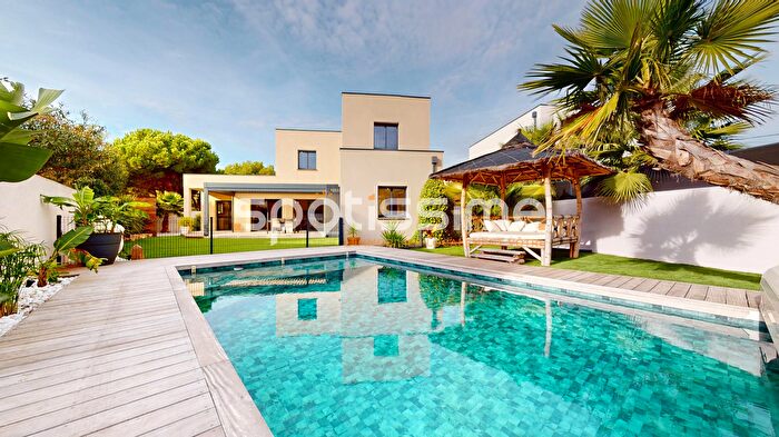 Maison à vendre - Agde, Le Grau dAgde - 5 pièces - 4 chambres