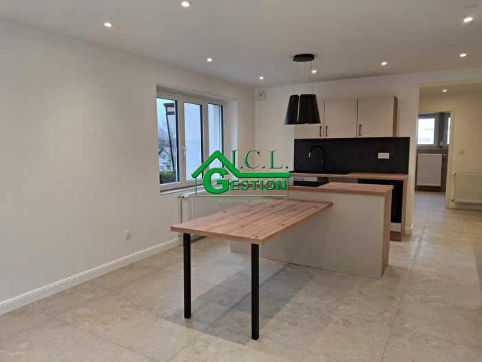 Appartement à louer - Soultz-Haut-Rhin - 4 pièces - 3 chambres