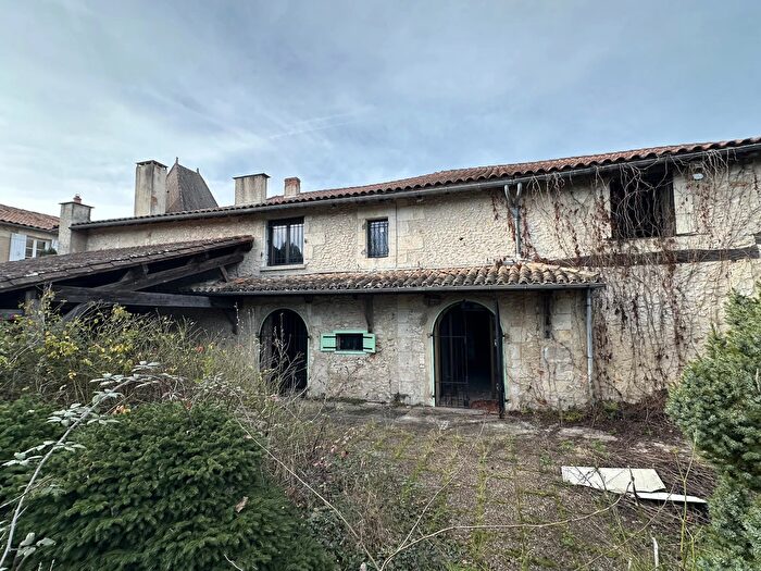 Maison à vendre - Neuvic - 10 pièces - 1 chambre