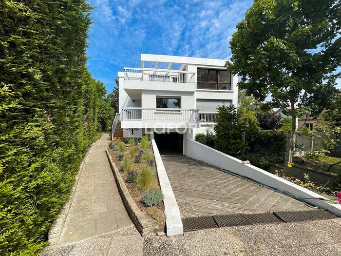 Maison 6 pièces à louer à Les Hauts de Bougival