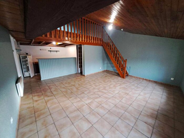 Centre Sud Ouest, Saint-Symphorien-dOzon - Appartement 1 pièce à louer