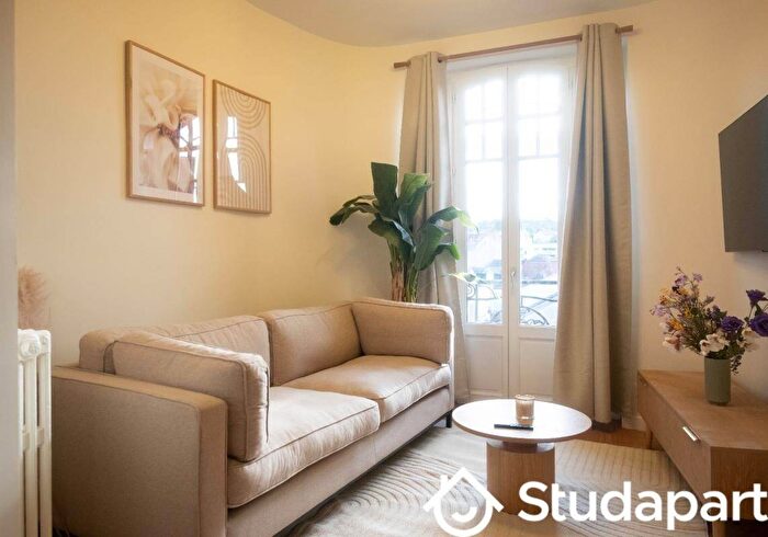 Appartement à louer - France et Rosieres, Vichy - 1 pièce - 4 chambres