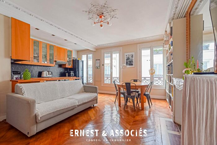 Paris 10ème, Porte Saint-Martin, Paradis : Appartement 3 pièces à vendre