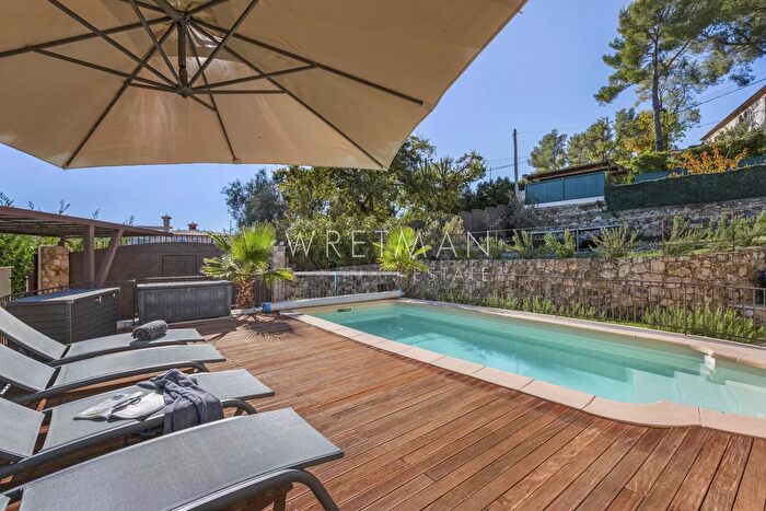 Maison à vendre - Le Rouret - 6 pièces - 3 chambres