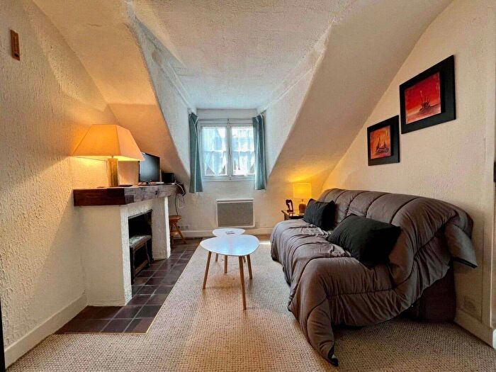 Appartement à louer - Sainte Avoie, Paris ème arrondissement - 1 pièce