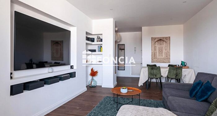 Maisons à vendre et appartements à louer - 1