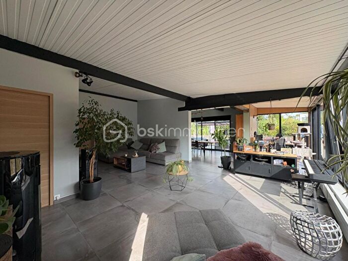 Sainghin-en-Mélantois : Maison 8 pièces à vendre