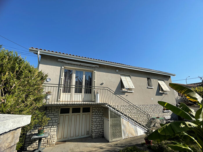 Maison à vendre - Angoulême - 4 pièces - 3 chambres