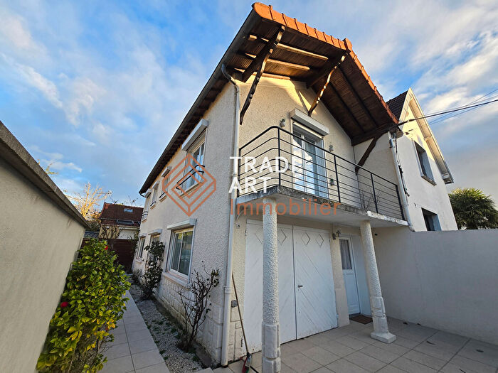 Maison à vendre - Sainte-Geneviève-des-Bois, Paul Vaillant Couturier - 5 pièces - 4 chambres