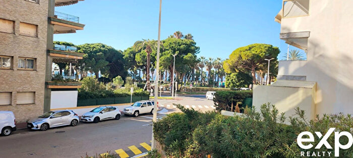 Appartement à vendre - Cannes, Pointe Croisette - 3 pièces - 2 chambres