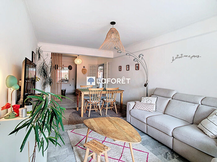 Maisons à vendre et appartements à louer - 1