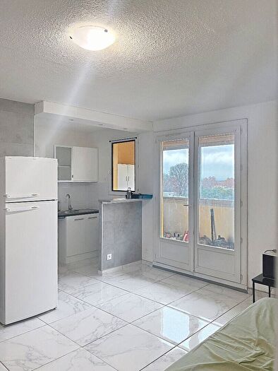 Appartement à louer - Corot, Nîmes - 2 pièces - 1 chambre