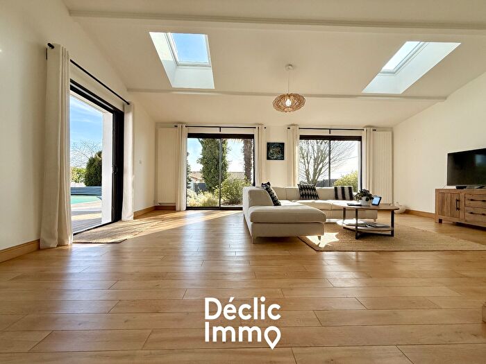 Maison à vendre - Vendeuvre-du-Poitou - 7 pièces - 4 chambres