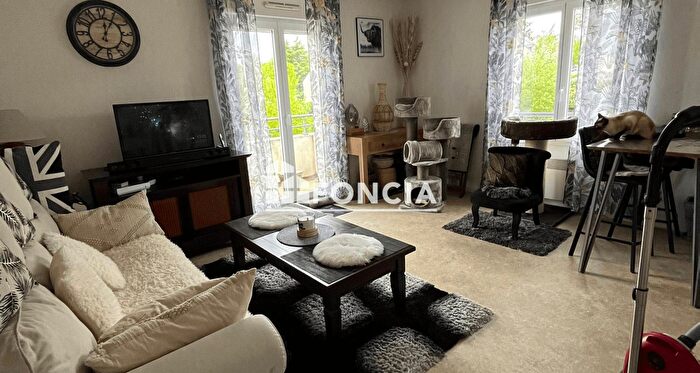 Maisons à vendre et appartements à louer - 1