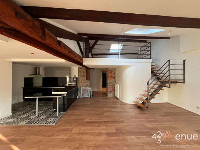 Appartement à louer - Saint-Étienne, Centre-ville, Peuple, Chavanelle - 5 pièces - 3 chambres