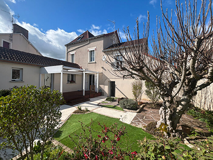 Maison à vendre - Villedieu-sur-Indre - 9 pièces - 5 chambres