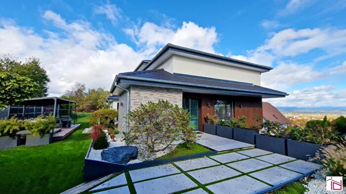 Maison à vendre - Blotzheim - 9 pièces - 4 chambres