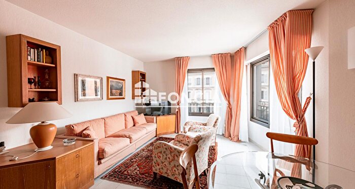 Appartement à vendre - Menton, Hôtel de Ville, Vieille Ville, Musée, Madone, Carnolès - 3 pièces - 2 chambres