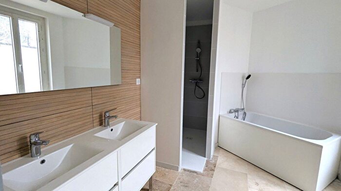 Maison à louer - Bourges - 6 pièces - 5 chambres