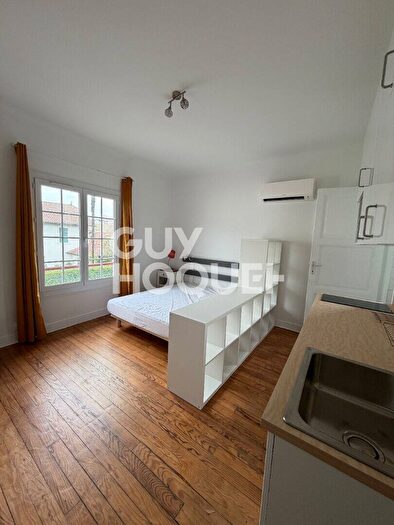 Appartement à louer - Centre Ville, Dax - 1 pièce