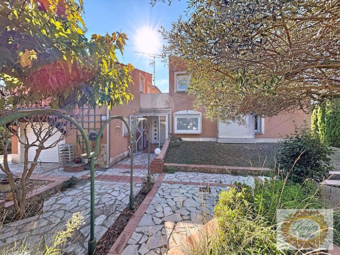 Maison à vendre - Nîmes - 7 pièces - 3 chambres