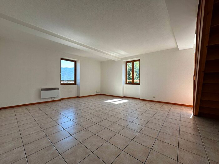 Appartement à louer - Plaine et Coteaux, Tullins - 3 pièces - 2 chambres