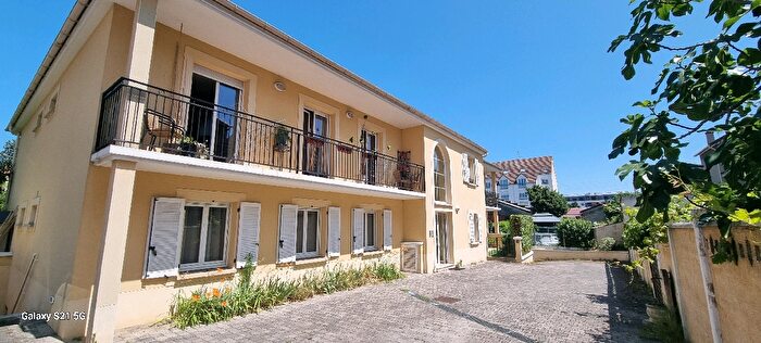 Appartement à vendre - Mantes-la-Jolie, Centre-ville - 5 pièces - 3 chambres