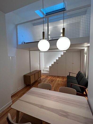 Appartement à louer - Asnières-sur-Seine, Centre-ville - 2 pièces - 1 chambre