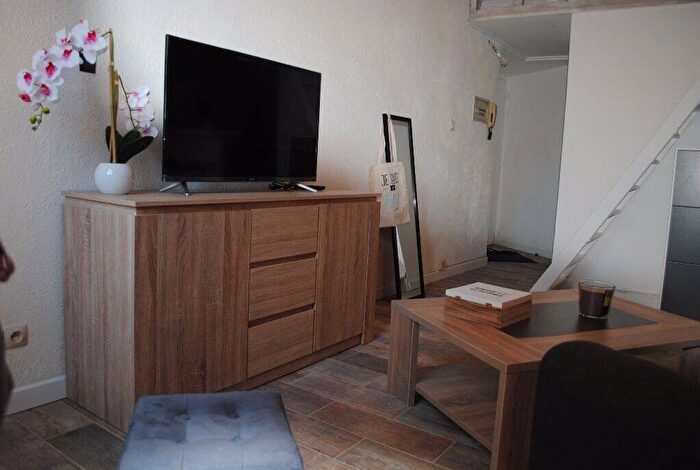 Esplanade, Nîmes : Appartement 1 pièce à louer
