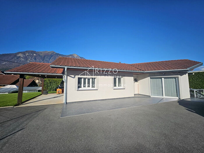 Maison à vendre - Vougy - 4 pièces - 3 chambres