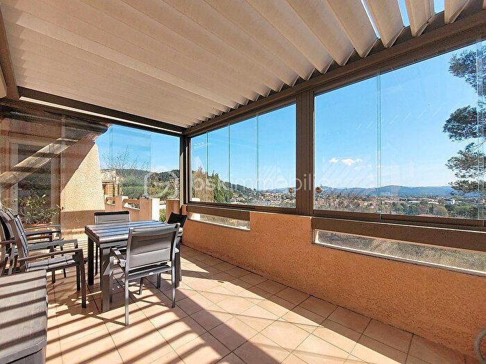 Maison à vendre - Solliès-Ville - 6 pièces - 4 chambres