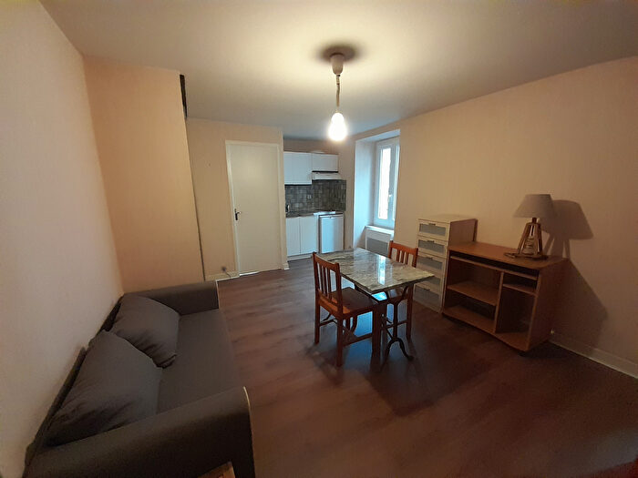 Appartement à louer - Aurillac, Centre-ville - 1 pièce - 1 chambre