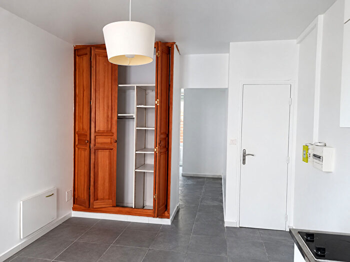Appartement 1 pièce à louer à Pantin, Eglise Pommiers