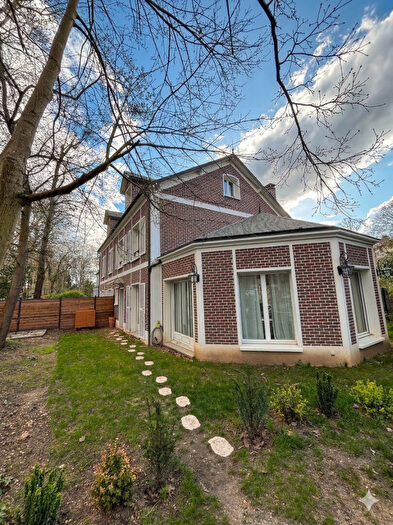 Maison à louer - Maisons-Laffitte, Est - 7 pièces - 5 chambres