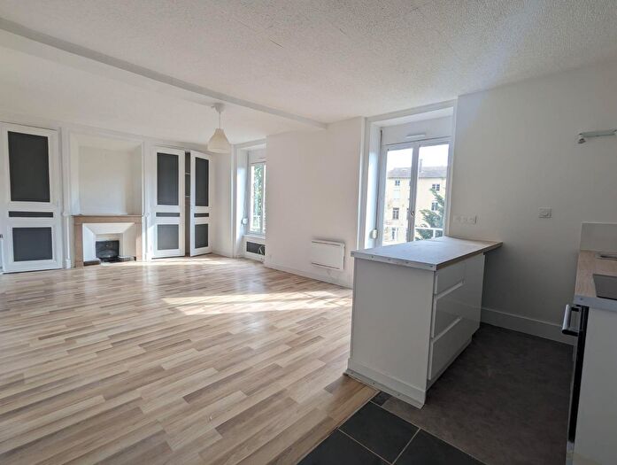 Appartement à louer - Tarare - 3 pièces - 2 chambres